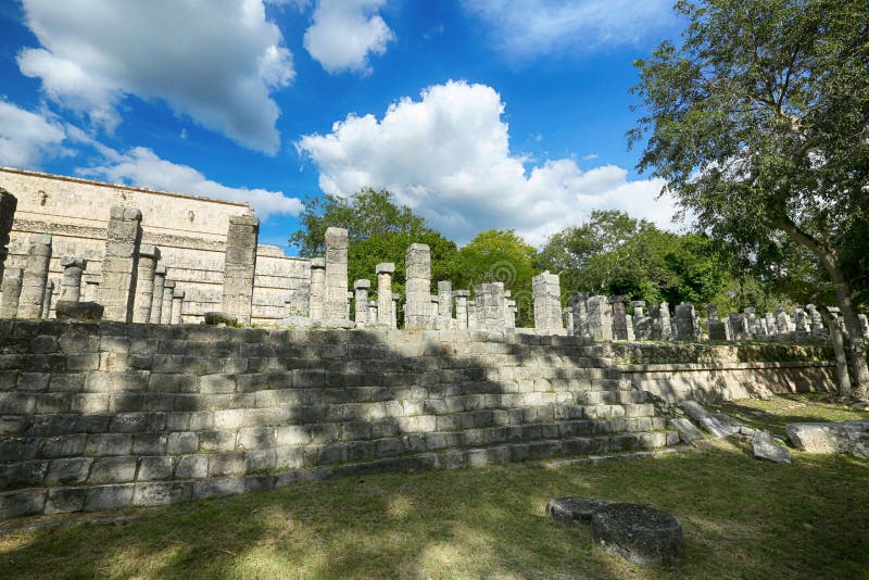 Mil Columnas Ruins at Chichen Itza Stock Image - Image of america ...