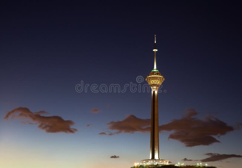 Milad Tower Bij Nacht in Teheran, Iran, Dat in Januari 2019 Wordt ...