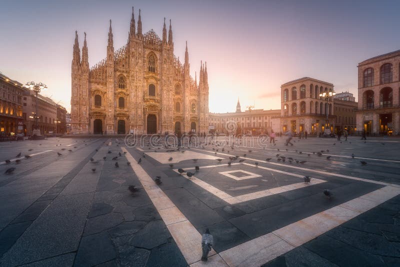 Milan Cathedral and Cathedral Square at Dawn Editorial Stock Photo ...