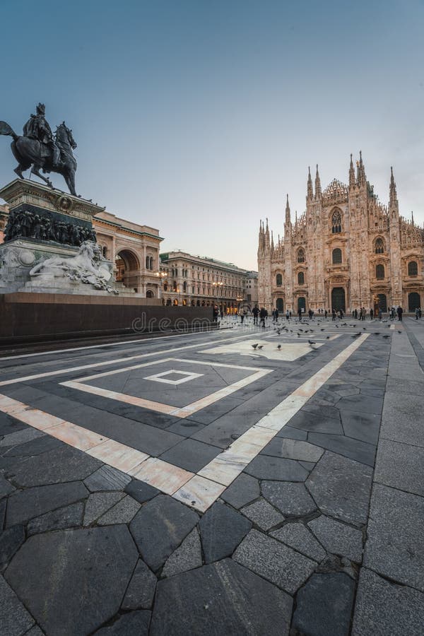 Milan Cathedral and Cathedral Square at Dawn Editorial Stock Photo ...