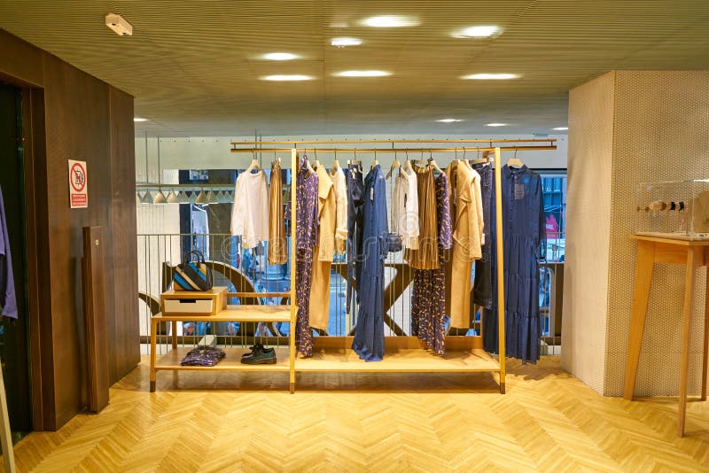 MAX & Co editorial photo. Image of modern, store - 134637261