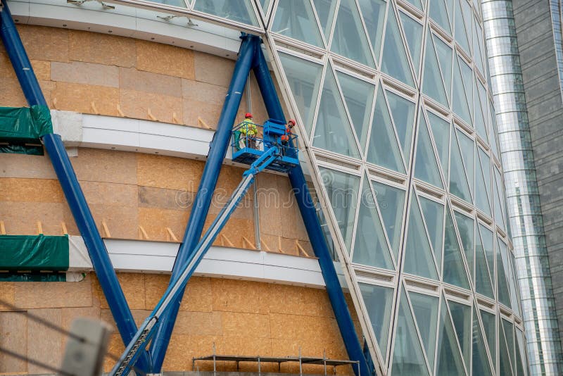 Worker at Work on the Lifting Platform Editorial Image - Image of ...