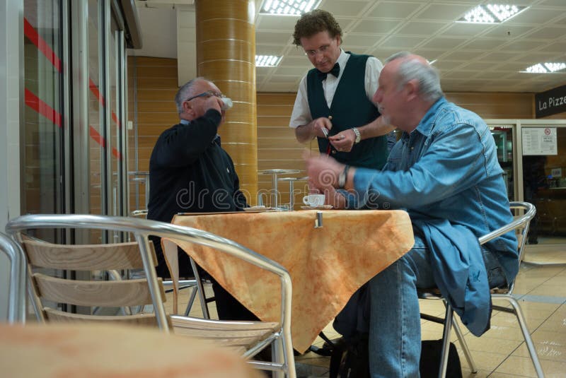 Milan Italy Train Station editorial photo. Image of espresso - 39315691