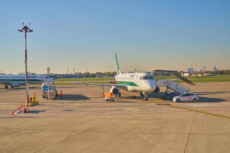 Milan Linate Airport editorial stock image. Image of airlines - 157447219