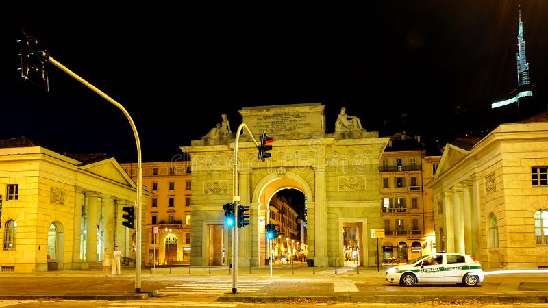 Milan, Porta Garibaldi Dans Le District De Corso Como Photographie ...