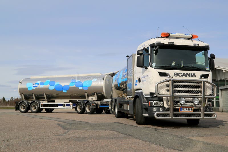 Milch-LKW Scanias R500 V8 Geparkt Redaktionelles Stockbild - Bild von ...