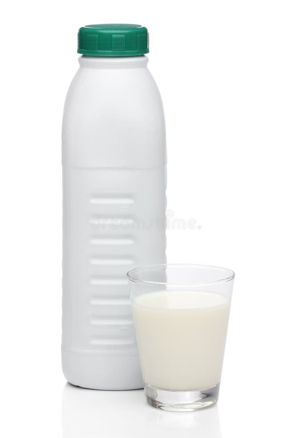 Milchflasche und ein Glas. stockbild. Bild von flasche - 22115773