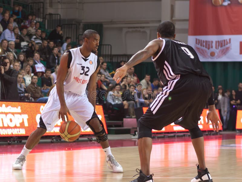 Miles Aaron Marquez editorial image. Image of basketball - 21757610