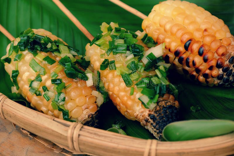 Milho Grelhado, Espiga De Milho Quente Foto de Stock - Imagem de ...