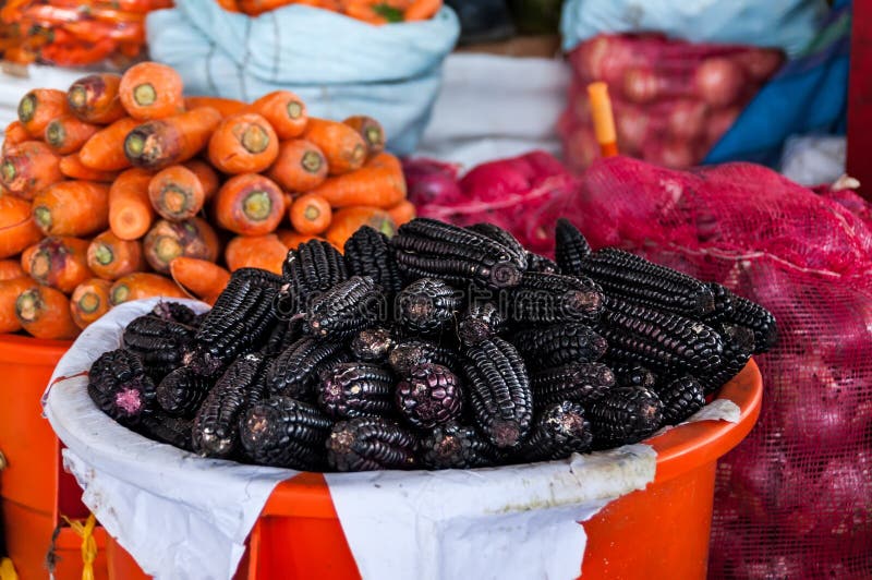 Milho Preto Peruano No Mercado Em Cuzco Imagem de Stock - Imagem de ...