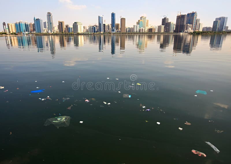 Milieuvervuiling. stock foto. Image of stad, verontreiniging - 17647174