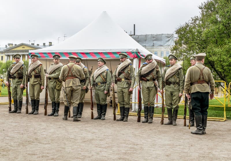 Militairen Van Het Keizer Russische Leger in Historische Reconstructi ...