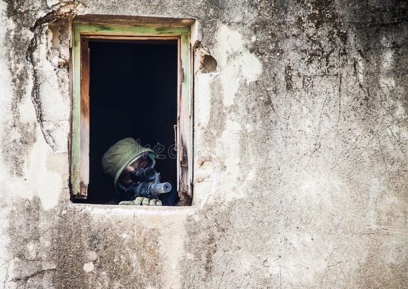 10+ Man pointing rifle Free Stock Photos - StockFreeImages