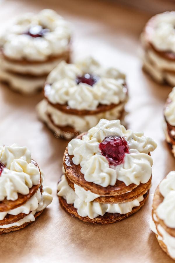 Mille-feuille puff pastry stock image. Image of tart - 95433373
