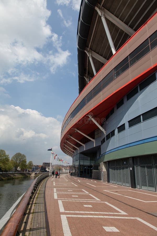 Millenium Centre stock image. Image of millenium, taff - 31163361