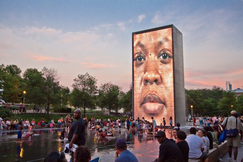Millenium Park Fountain in Chicago Editorial Stock Photo - Image of ...