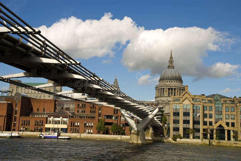 Millennium bridge, london editorial photography. Image of millennium ...