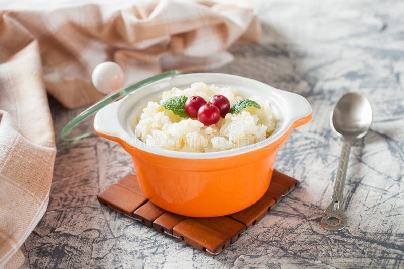 Millet Rice Porridge in a Bowl Stock Image - Image of leaf, mint: 85036391