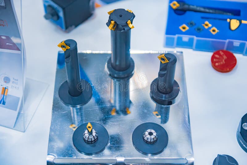 Milling Cutters with Mechanical Fastening of Many-sided Cutting Inserts ...