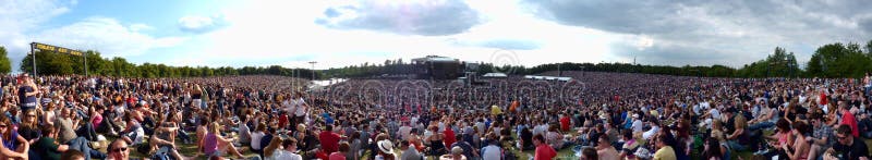 Milton Keynes Bowl Foo Fighters Concert Editorial Stock Photo - Image ...