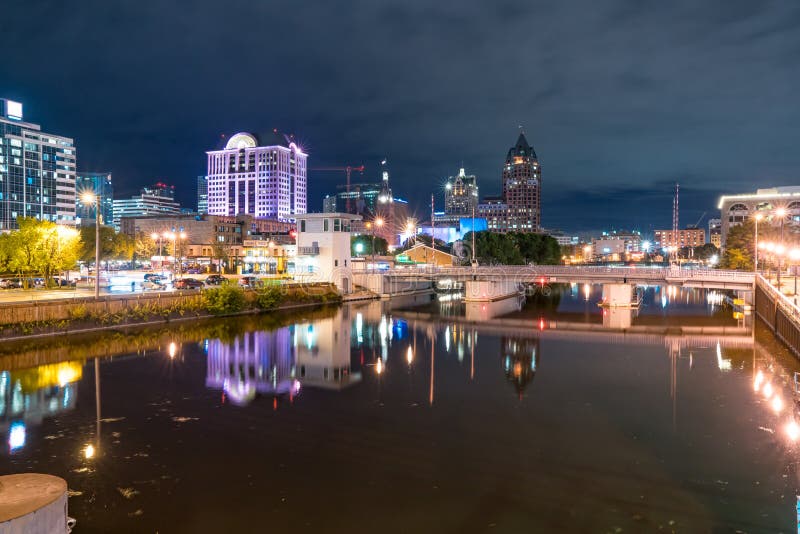 Milwaukee, Wisconsin Night Skyline Stock Image - Image of city, travel ...