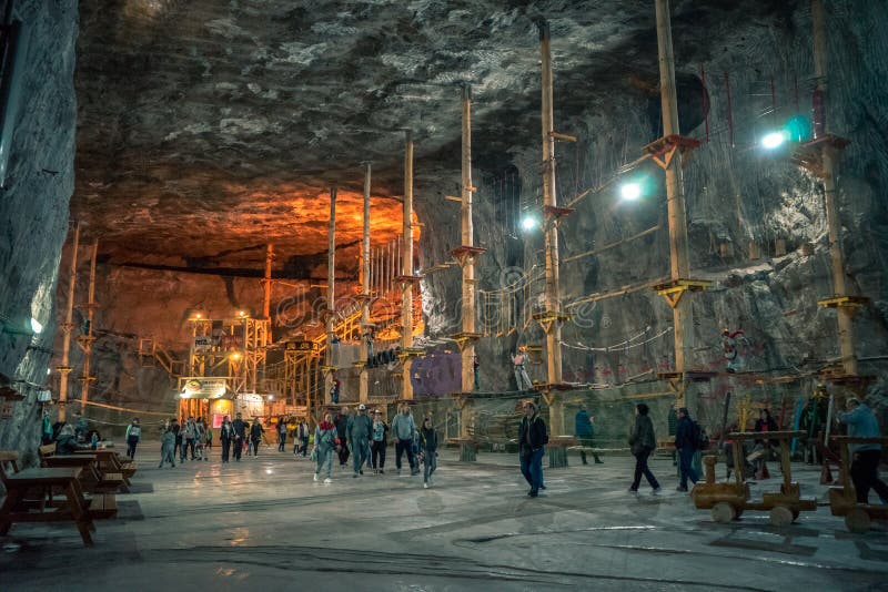 Iglesia Dentro De La Mina De Sal De Praid De Transilvania Foto ...