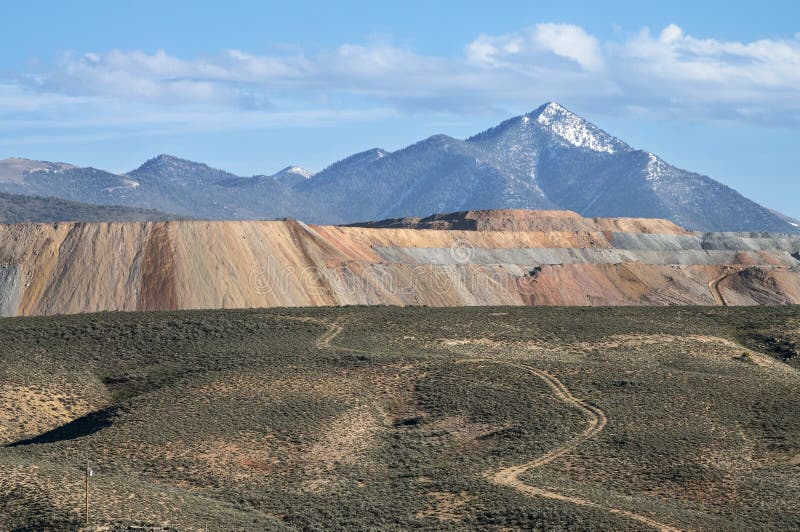 Mina Enorme Cerca De Ruth, Nevada Imagen de archivo - Imagen de paisaje ...