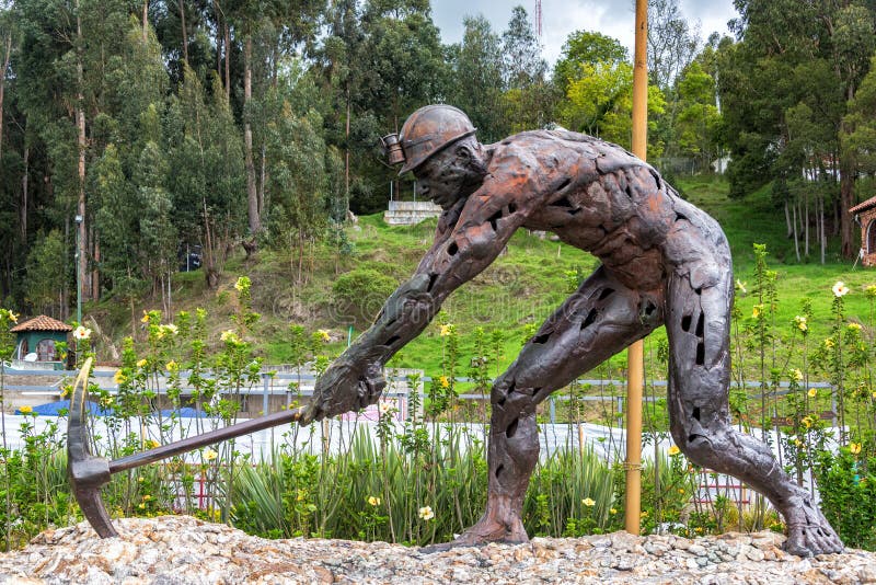 Minatore Nelle Miniere Di Sale Statue Immagine Editoriale - Immagine di ...