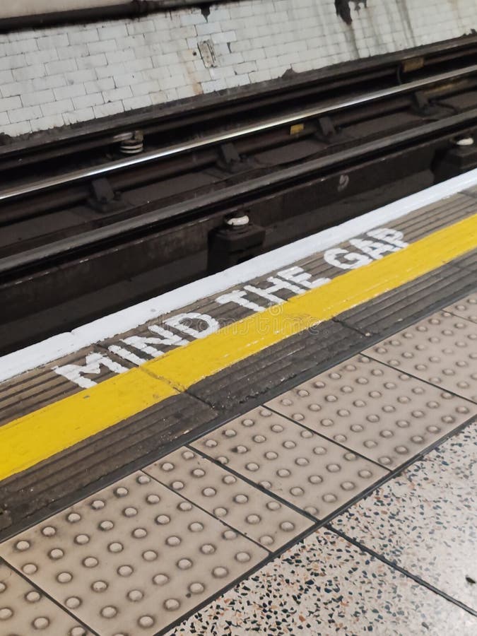 Mind the Gap London Underground Kerb Sign Editorial Image - Image of ...