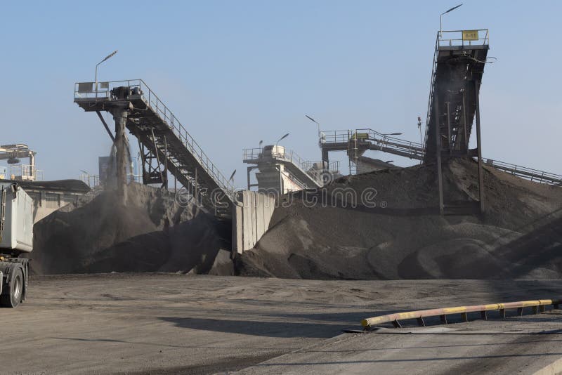 Mine Machines with Sifters and Conveyor Belts in Basalt Quarry ...