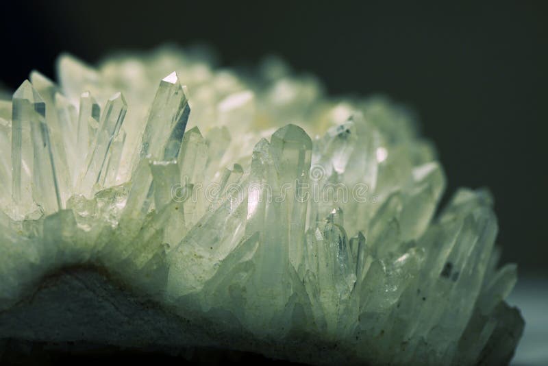 Mineraal stock afbeelding. Image of nave, helderheid, rots - 8323225