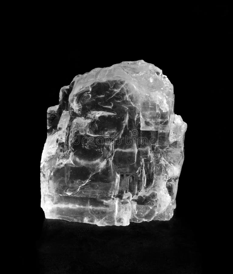 Kristal van mineraal zout stock foto. Image of geïsoleerd - 17402858