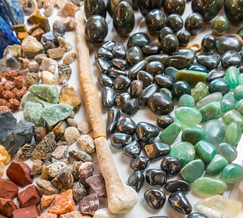 Minerais, Quartzo Natural Da Cor Imagem de Stock - Imagem de geologia ...