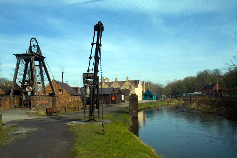 Mineshaft stock photo. Image of miner, colliery, shaft - 33483802