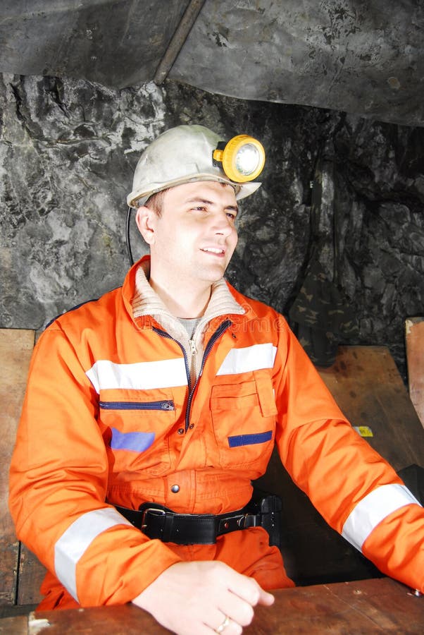 Mineur de sourire photo stock. Image du caverne, construction - 3855348