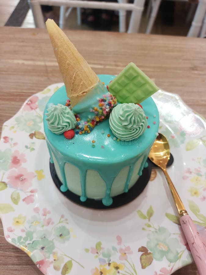 Mini cake yummy stock image. Image of mini, yummy, delicious - 264155357