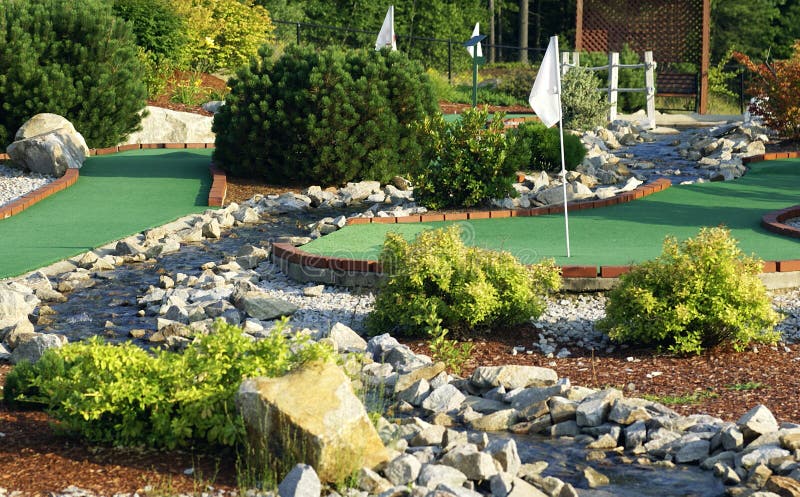 Mini campo de golf imagen de archivo. Imagen de controlador - 5613101