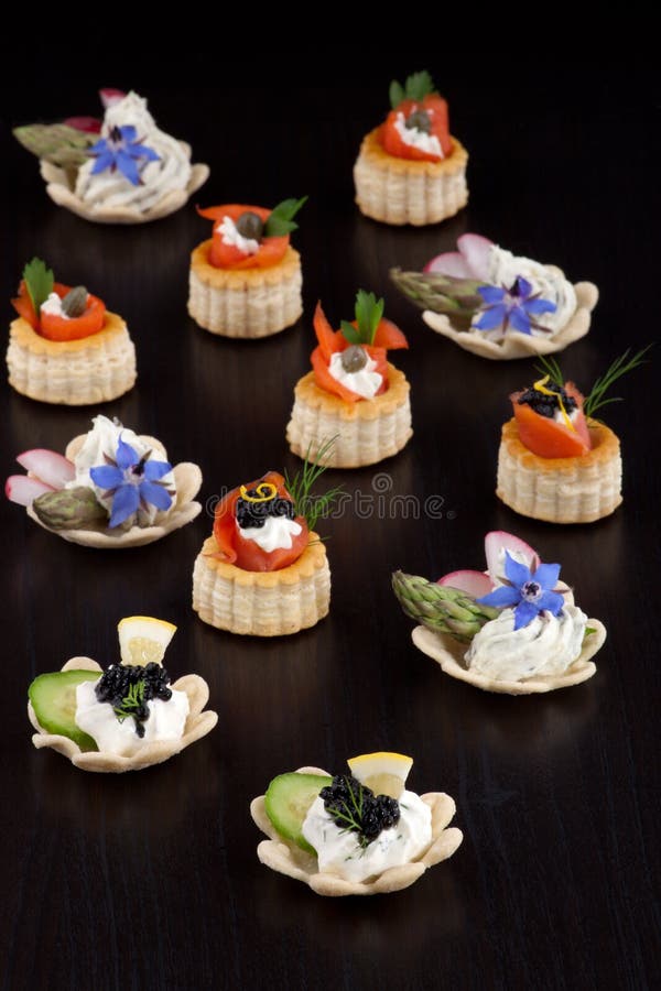 Mini Canapes Assorted Sobre O Preto Imagem de Stock - Imagem de canapas ...