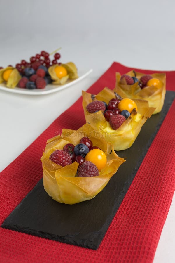 Mini Cheesecakes with Filo Pastry Stock Image - Image of round, dessert ...