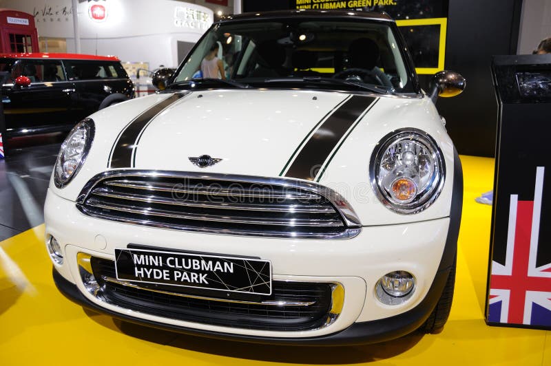 Mini clubman hyde park editorial photography. Image of dream - 28024867