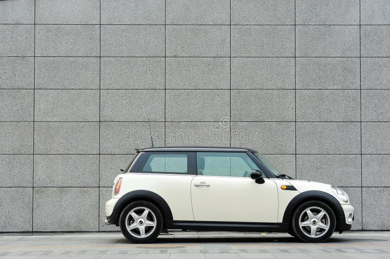 Mini Cooper editorial image. Image of mini, drive, test - 22394530