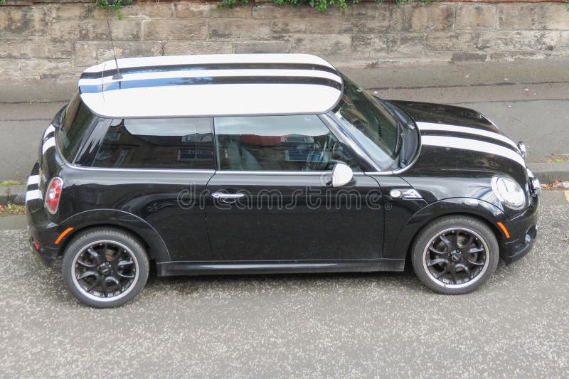 268 Mini Cooper Negro Fotos de stock - Fotos libres de regalías de ...