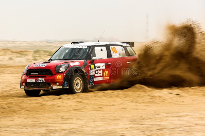 Mini Cooper Rojo - Reunión Internacional De Kuwait Fotografía editorial ...