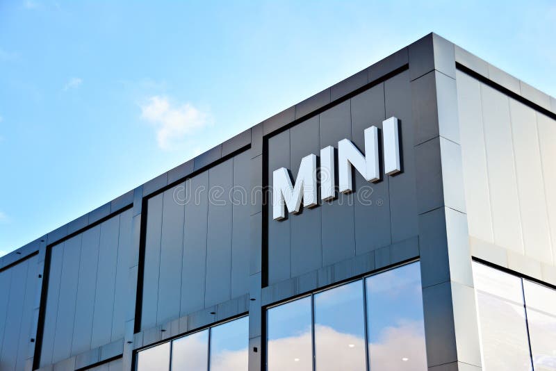 Mini Cooper Showroom Signe De Logo Image éditorial - Image du over ...