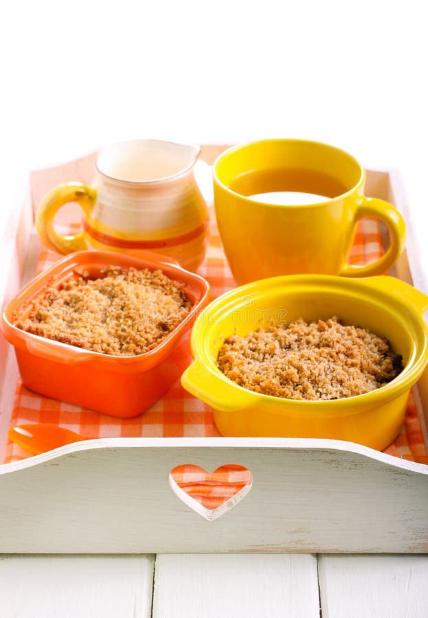 Mini Crumble Cakes in Ceramic Baking Tins Stock Photo - Image of brunch ...