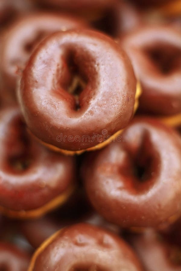 Mini Donoughts Del Cioccolato Fotografia Stock - Immagine di zucchero ...
