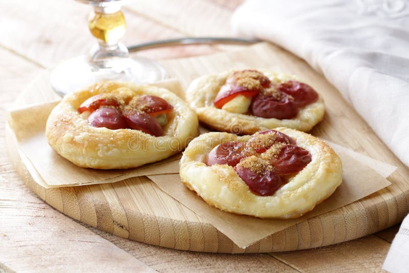 Mini Fruit Tarts with Grapes Stock Photo - Image of baked, macro: 31363160