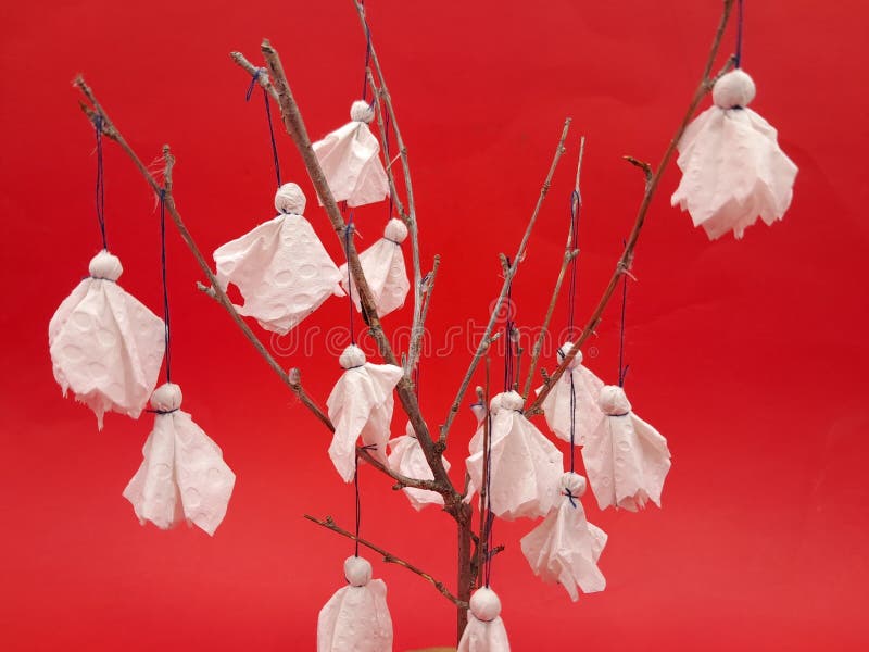 Mini Halloween Homemade Ghosts on a Tree Stock Image - Image of paper ...
