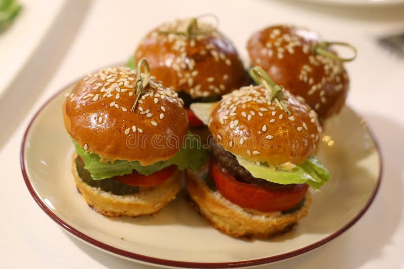 Mini Hamburgers on the Plate Stock Photo - Image of beef, lettuce: 97984808
