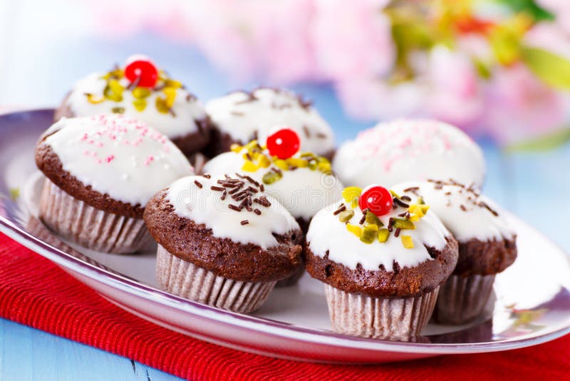 Mini magdalenas imagen de archivo. Imagen de hada, colorido - 38178337